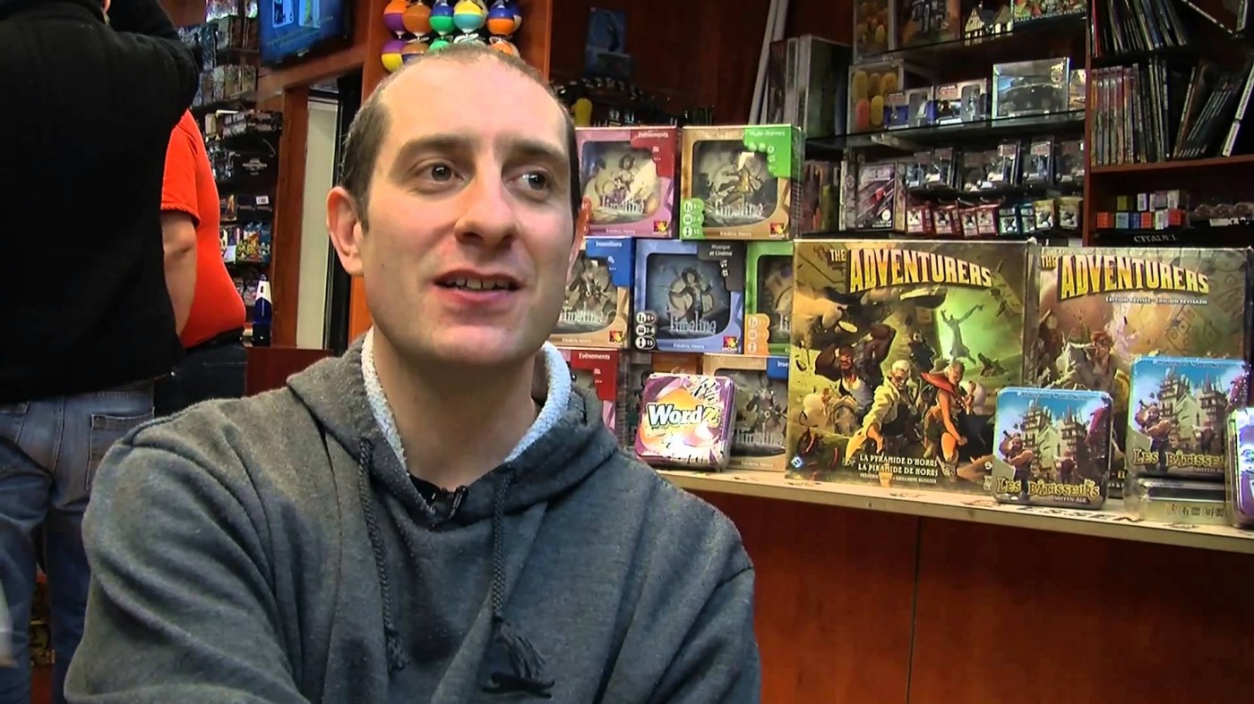 Portrait Frédéric Henry – -Du jeu de société sur la table et dans les ...